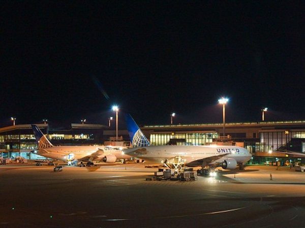 Ultimate Guide to Airport Lighting: Runway Lights, Colors & Systems ...